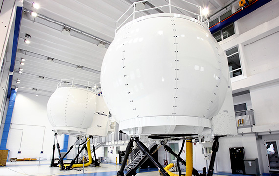 Full-Flight Simulators | CAE